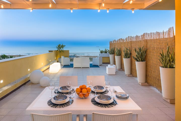 Acquaduci: Seafront Terrace - Pozzallo