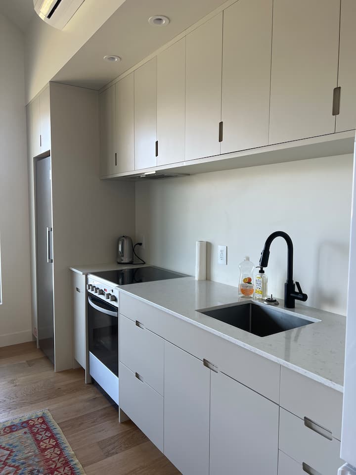 Beautiful Guest Suite On Acreage - Summerland