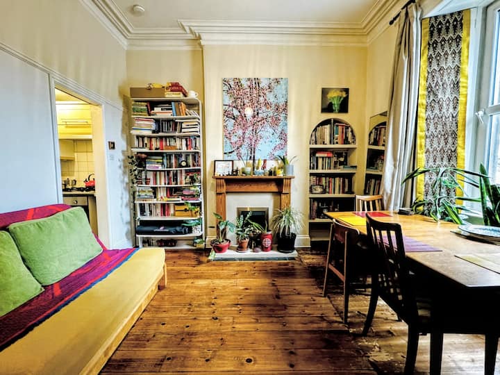 Vibrant & Cosy 1-bed Flat In Very Central Location - Edinburgh