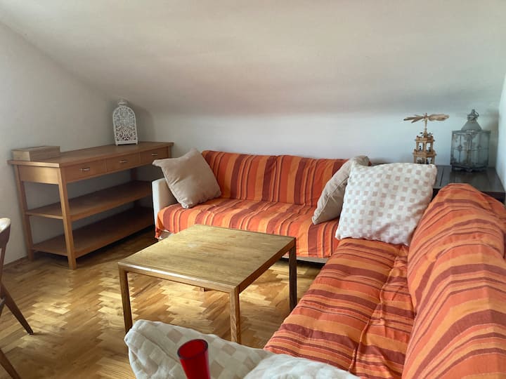 Lichtdurchflutete Dachgeschosswohnung Mit Balkon - Freiburg