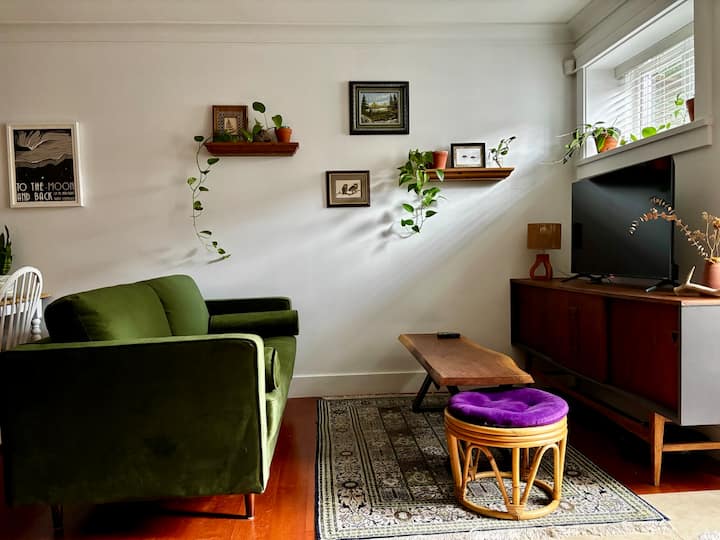 Cozy Kitsilano Suite Near Beach - Canada