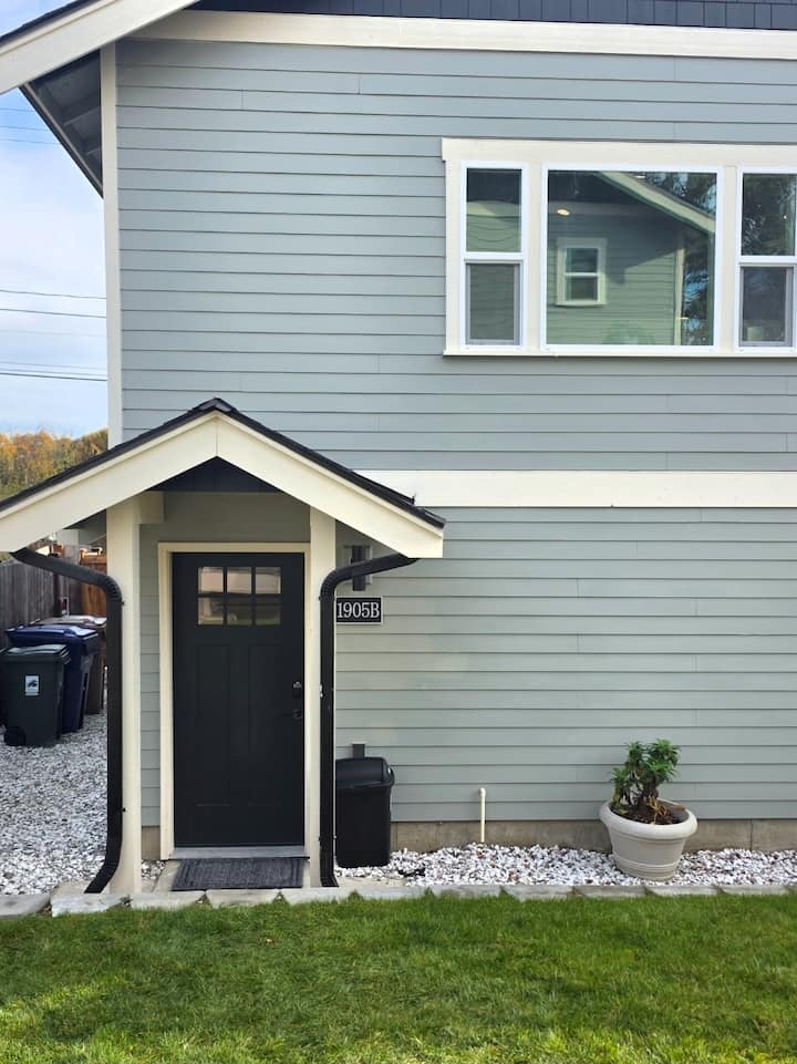 Kennitivity's 2br Home | Private Entry | Tacoma - Tacoma, WA