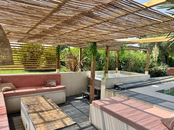 Villa 5 Chambres Avec Piscine, Jacuzzi, Terrain. - Pont-d'Ain