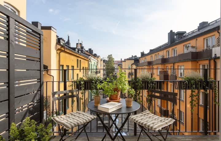 Unique 80 Sqm Apartment In A 19th Century Building - Stockholm