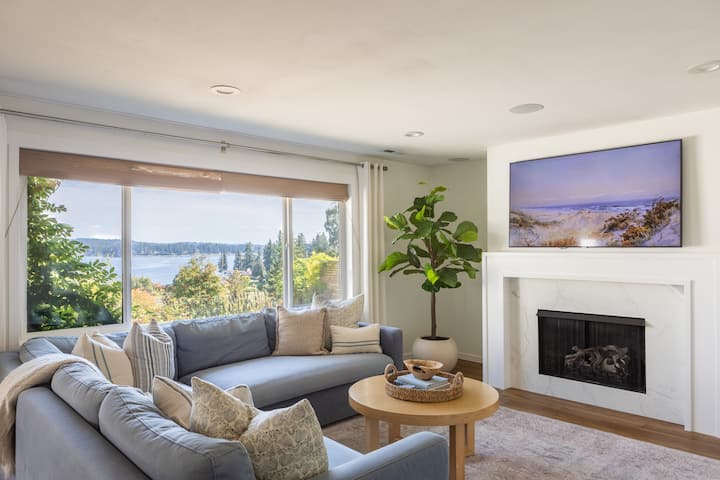 Cozy Curated Poulsbo Waterview Haven - Poulsbo, WA