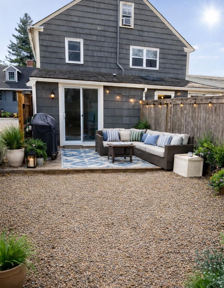 Downtown Newburyport, Patio, Rail Trail, Dogs Ok - Massachusetts