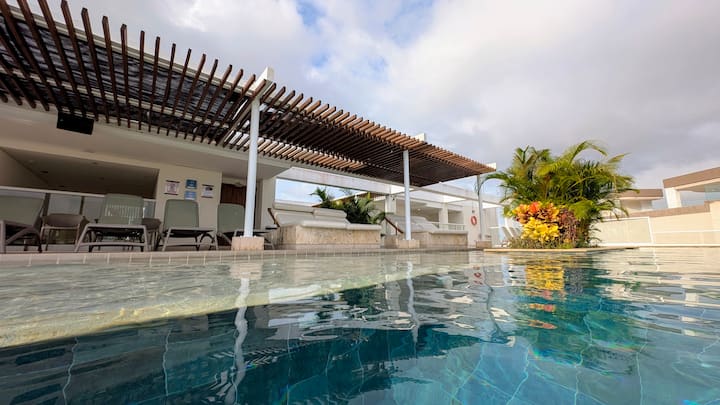 Piscinas Con Vista Increible, Bar, Musica Y Playa. - Cartagena