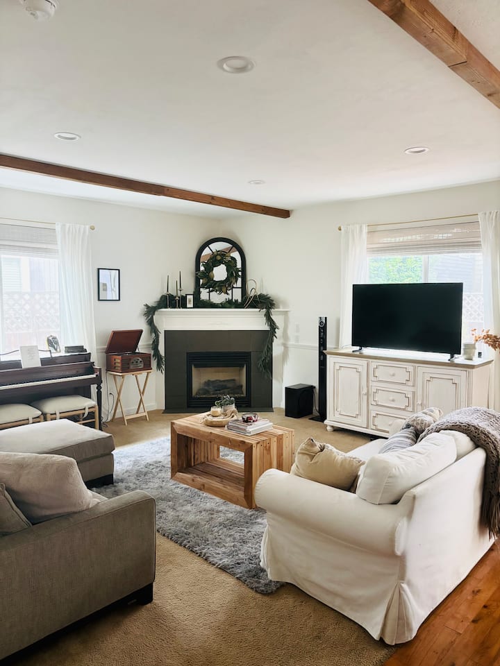Cozy Eugene Home - Eugene, OR