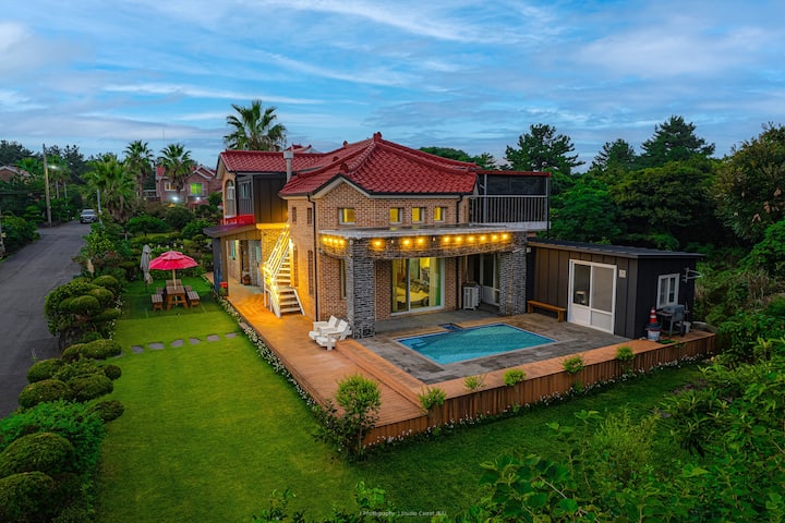 제주8번지 
제주도 가족,단체,대형 펜션 - Jeju