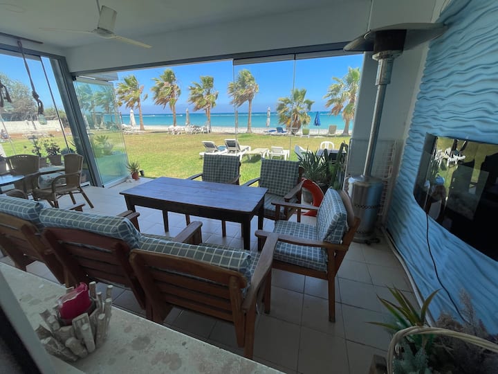 A Dream Stay To See And Listen To The Waves At 20m - Larnaca