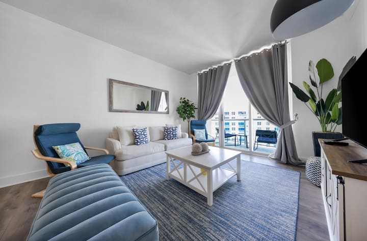 N16d. Hermoso Ph Con Vista Al Mar. Oceanfront Ph - Hollywood, FL