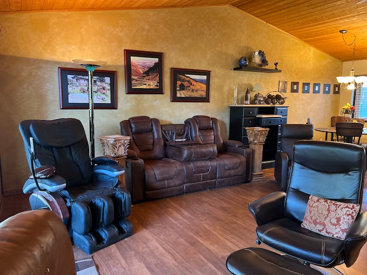 2 Master Suites & Massage Chair & Ev Charger - Munds Park, AZ