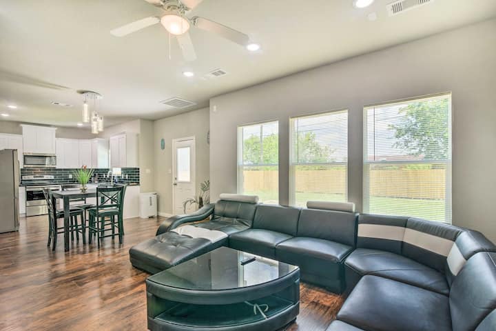 Corporate Housing Texas City 3 Bedroom, Sleeps 7 - Texas City, TX