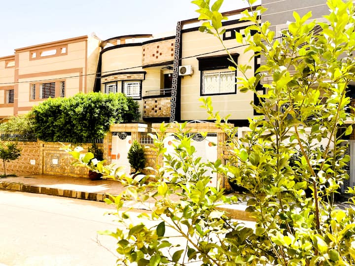 Villa De Prestige Très Bien Située à Oujda - Oujda