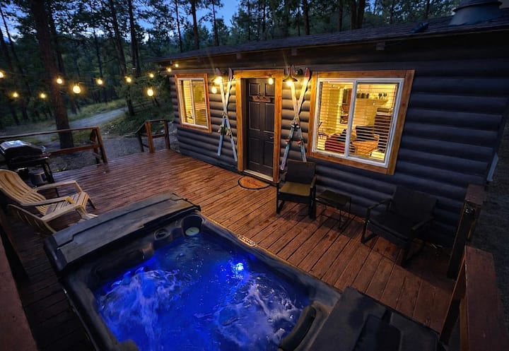 *New Modernized Small Cabin+hot-tub+fenced Yard!ac - Ruidoso, NM