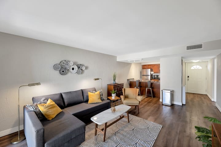 Cozy Condo In The Heart Of Old Town Scottsdale - Scottsdale, AZ