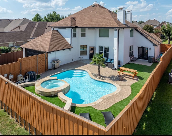 Luxurious | Pool Oasis | Ps5 | 5br 4 Ba | Aquarium - Richardson, TX