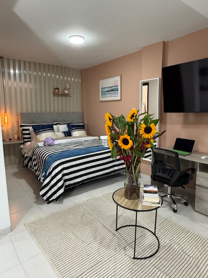 Cómodo Apartastudio Excelente Ubicación - Cali