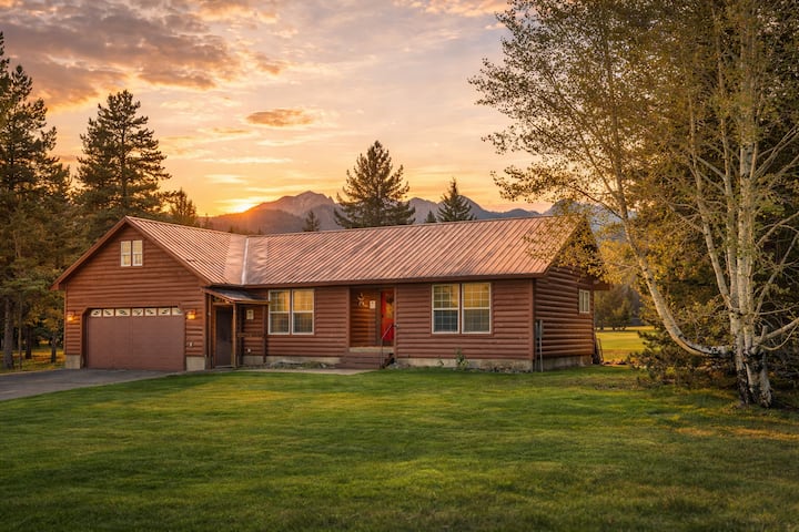 Island Park Cabin • Winter Escape • Hot Tub - Island Park, ID