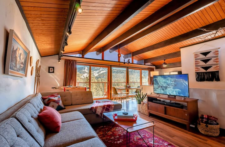 Treehaus Chalet | Mid Century, Epic Views, Spa! - Big Bear Lake, CA