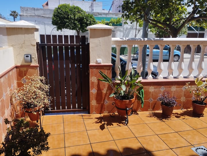Adosado Cerca De La Playa En Pueblo Tranquilo - Chipiona