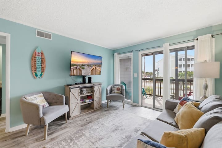 Sweet Caroline Remodeled With Partial Ocean View - North Myrtle Beach