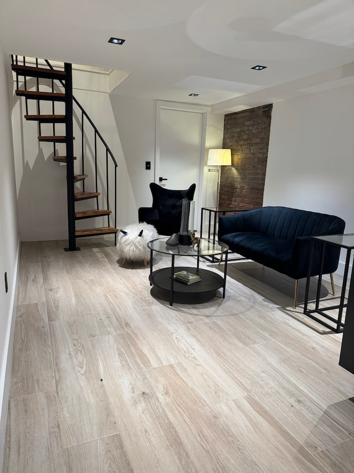 Spacious Pet-friendly 3 Bedroom W / Private Garden - Brooklyn, NY