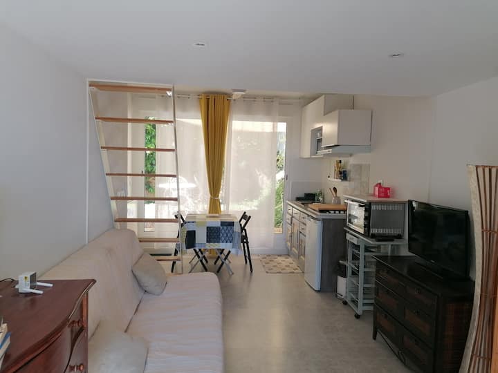 Studio Agréable Près D' Avignon - Châteauneuf-du-Pape