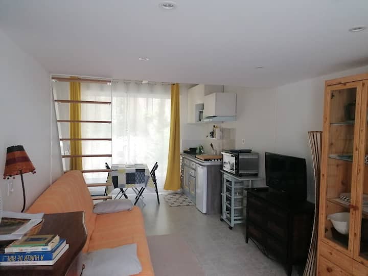 Studio Agréable Près D' Avignon - Roquemaure