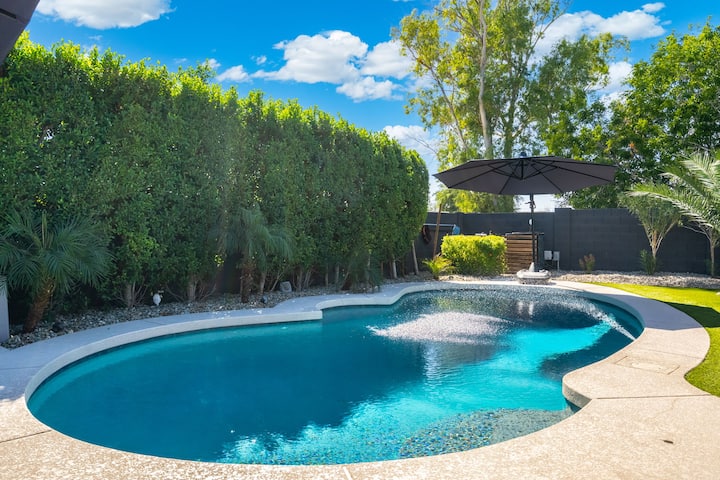 Entire Home With Heated Pool, Hot Tub & Sauna - Glendale