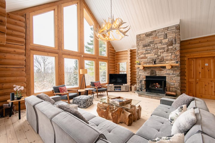 Chalet Red Deer Avec Spa, Sauna Et Piscine Privée - Saint-Sauveur