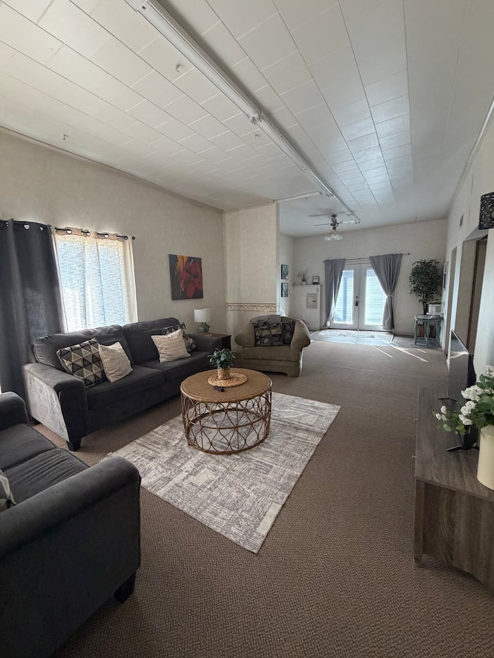 Comfy, Clean & Cute - Marion, IL