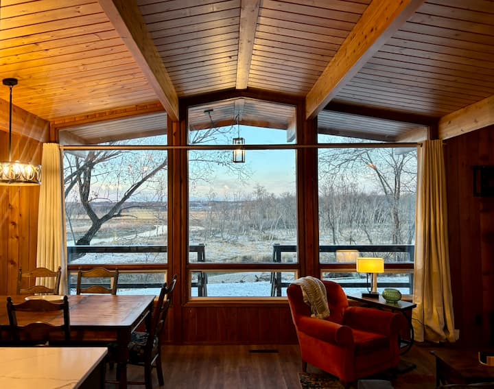 Assiniboine River Front Retreat - Brandon University