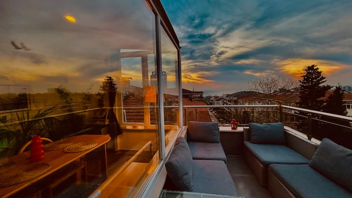 Central Safe Duplex With Sea View In Bostanci - Heybeliada