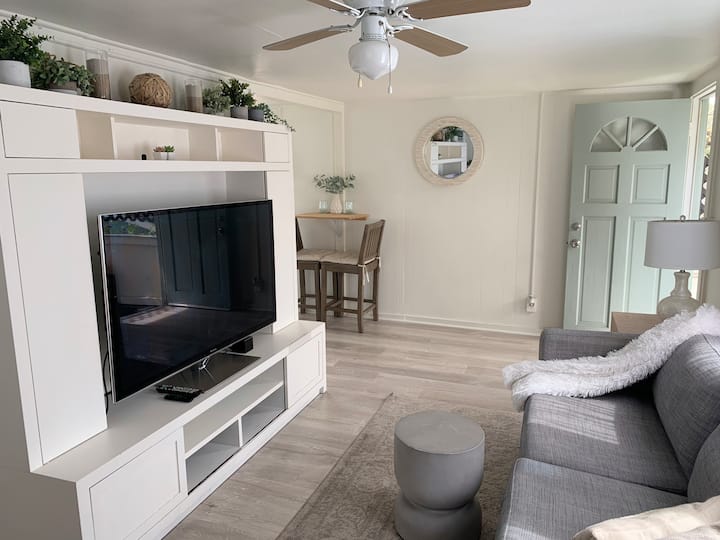 Coastal Condo - Walk To The Beach! - Monterey, CA