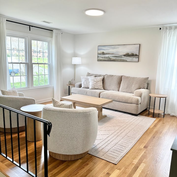 5 Bedroom Modern Home In Tranquil Community - Ashland, VA