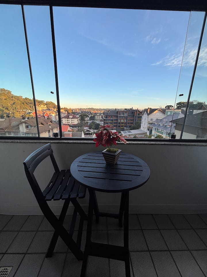 Charmoso Loft No Centro Com Piscina Aquecida. - Gramado