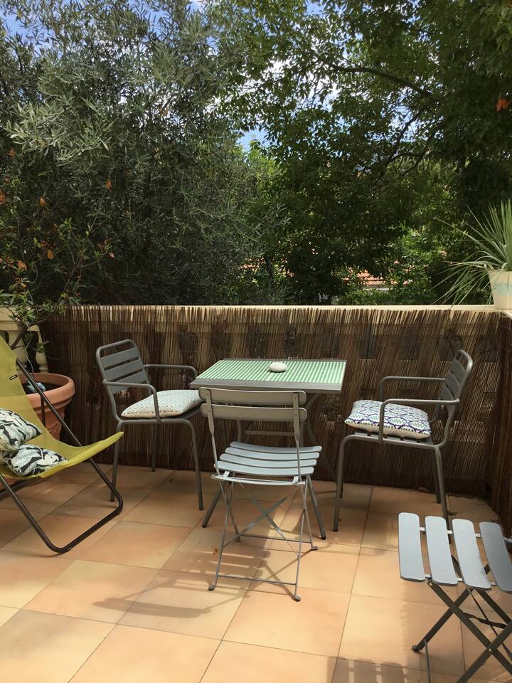 Appartement Avec Terrasse Dans Une Maison Niçoise - La Trinité