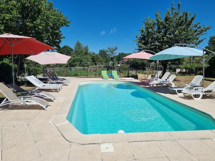 La Marinette-sleeps 8+ Private Jacuzzi Shared Pool - Melle, France