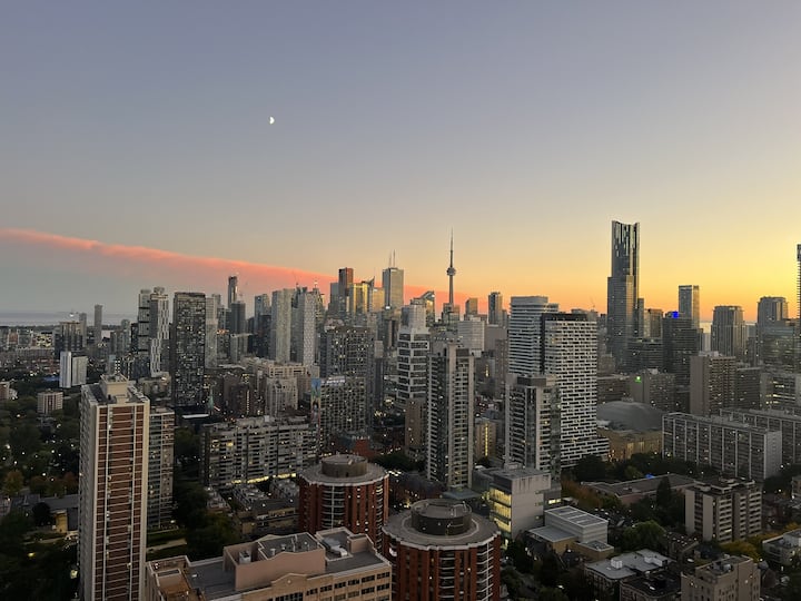 “Best View Of Toronto!” - Suite Just Relisted! - Toronto, ON
