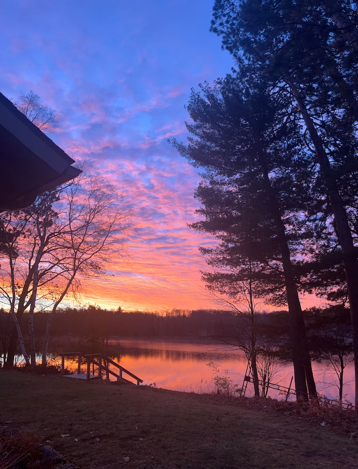 2 Bedroom Lake Front Home, Patio, Dock, “Restabit” - Chippewa Flowage, Hayward