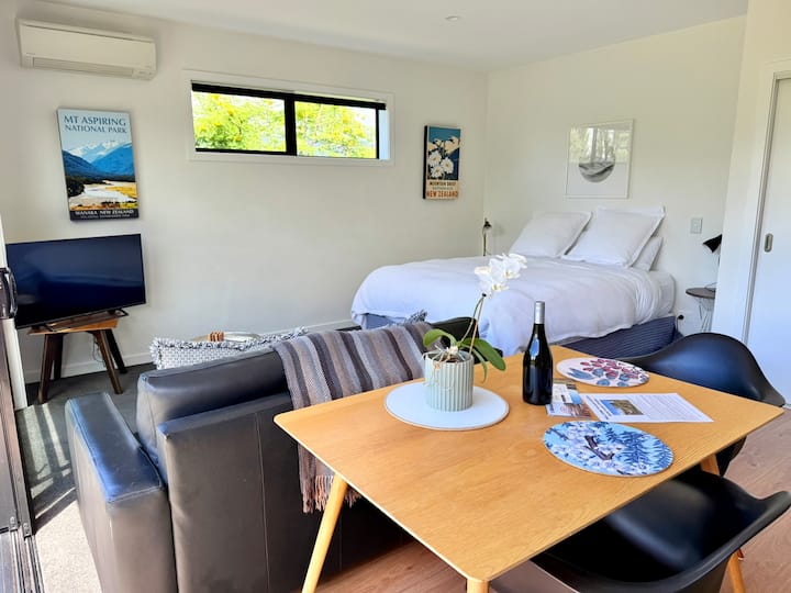 Lagoon Studio Sanctuary - Wanaka
