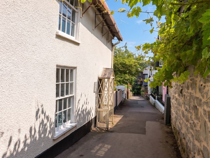 Le Nid - Lyme Regis
