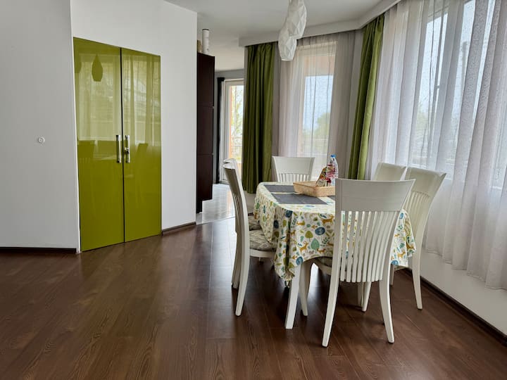 Cozy Apartment With Parking Lot - Varna