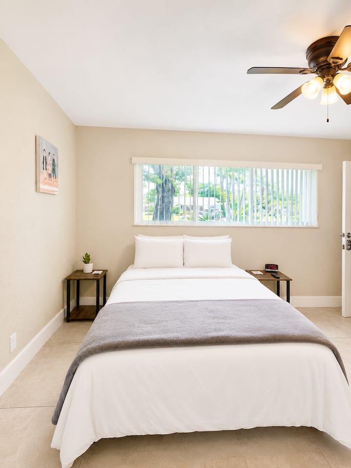Private Cozy Apartment 5 Min To Beach Free Parking - Dania Beach, FL