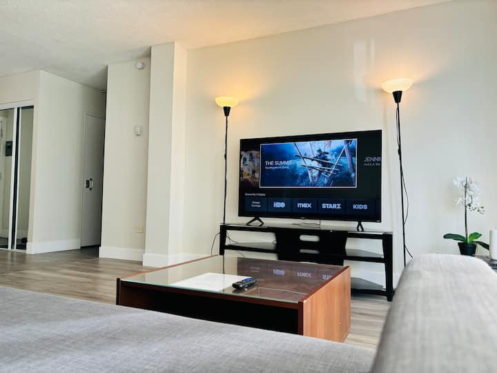 Cozy 1 Bedroom Condo With Parking - Calgary