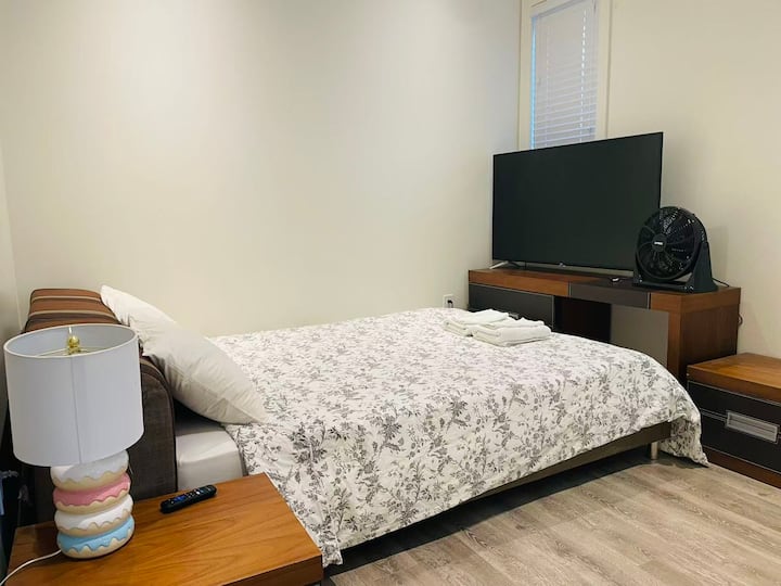 Private One-bedroom Suite - Ladner