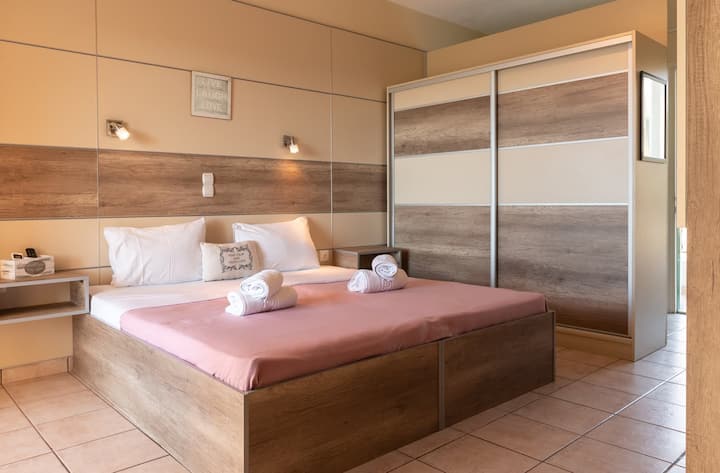 Catamaran Corfu One-bedroom Apartment - Kassiopi