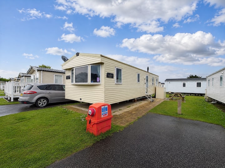 Superb 8 Berth Caravan At Caister Beach In Norfolk Ref 30073f - Caister-on-Sea