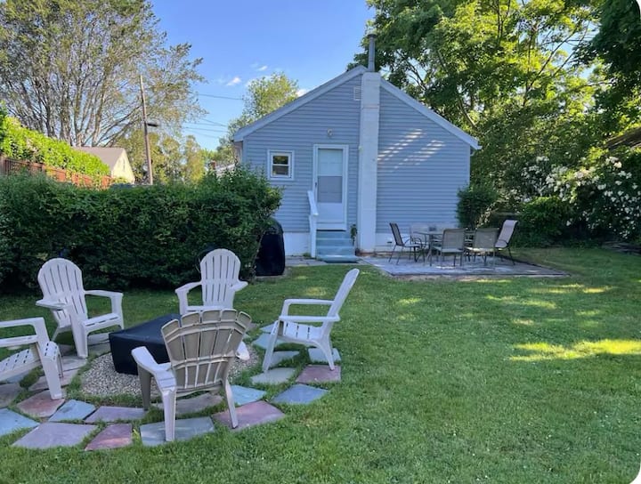 Npt-walkable Beach Cottage, Pet-friendly, Firepit - Newport